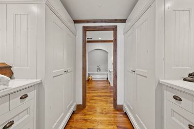 Gozzer Ranch | Lakeshore Lodge 306